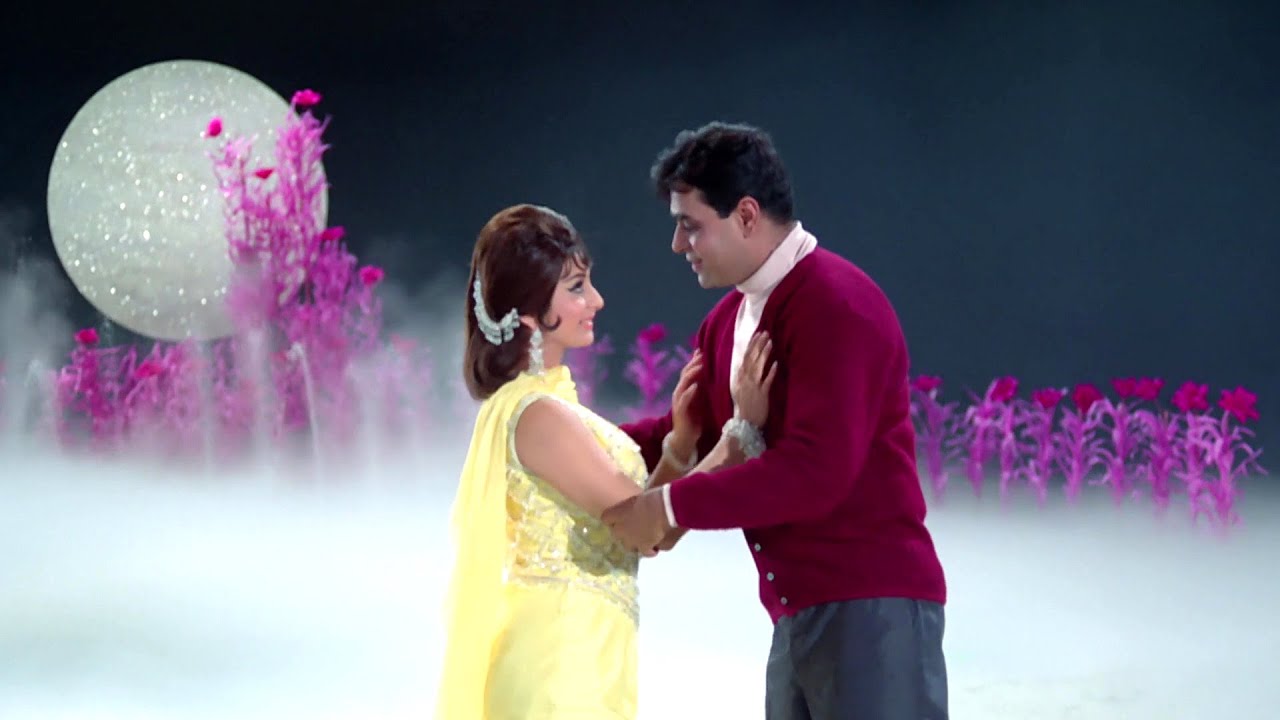 Jhuk Gaya Aasman (1968) - Title Theme Music | O Priya aaaa | Rajendra ...