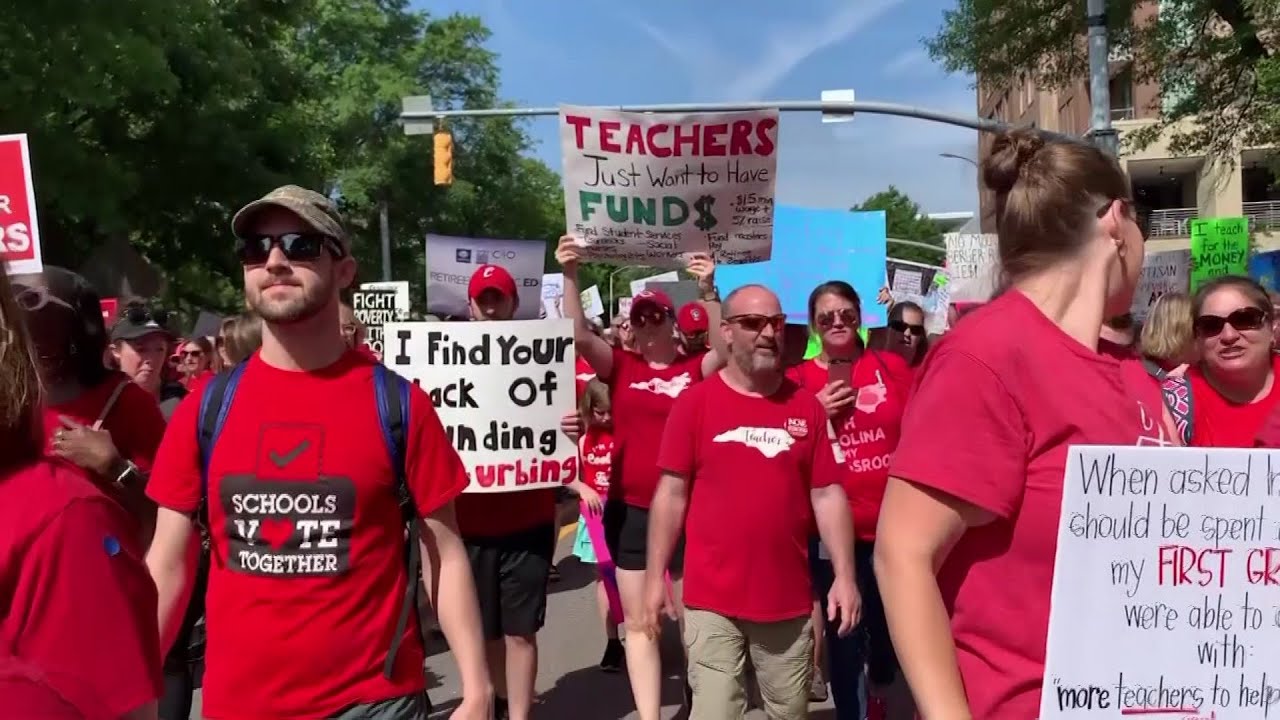 Thousands of teachers rally in the Carolinas - YouTube