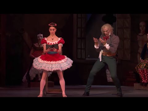 Coppélia Act II – Swanilda pretends to be Coppélia (Marianela Nuñez, Gary Avis; The Royal Ballet)