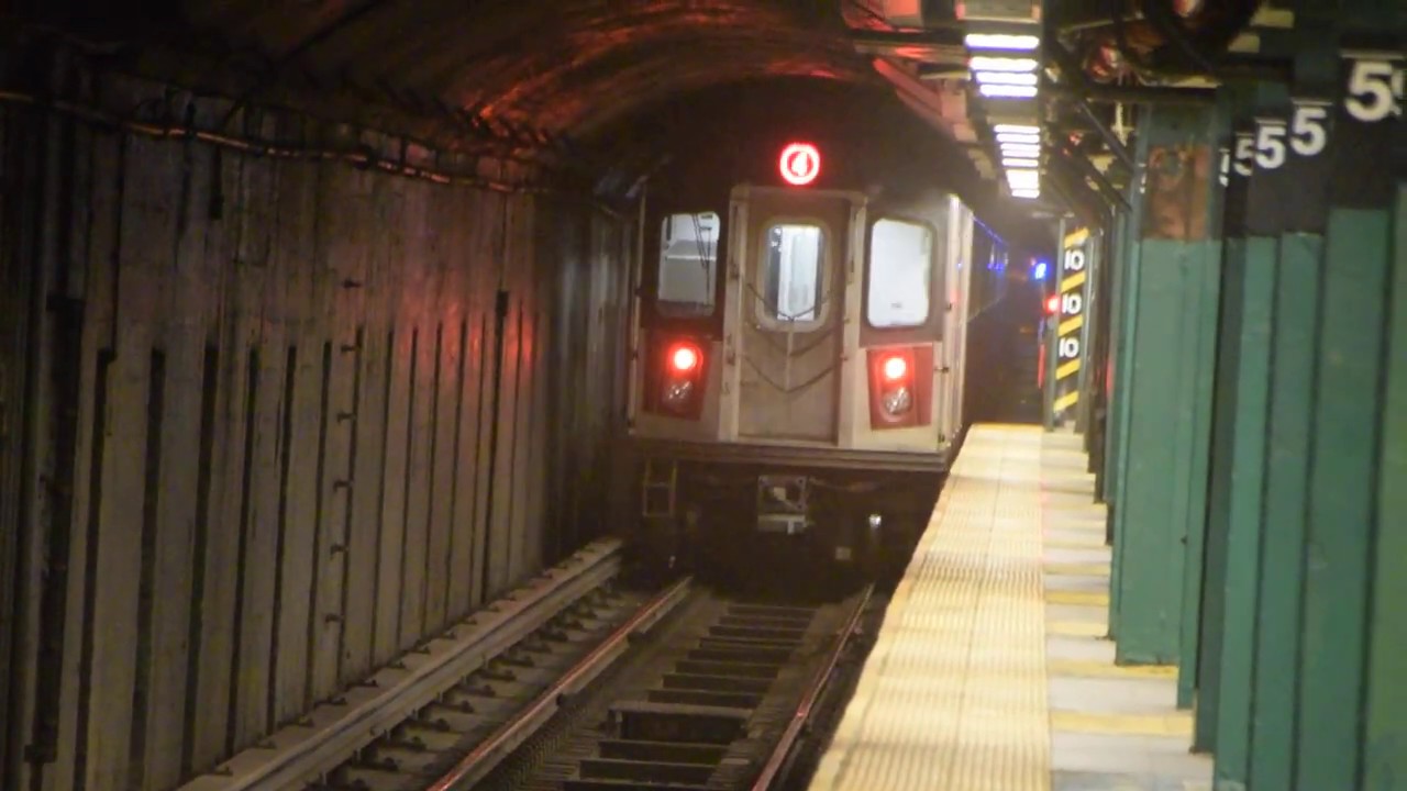 MTA New York City Subway - Brooklyn bound 4 express train of R142s ...