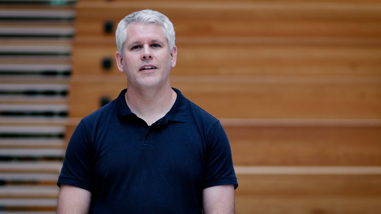 Professorsporträttet: Ross Friel, professor i elektronik - YouTube