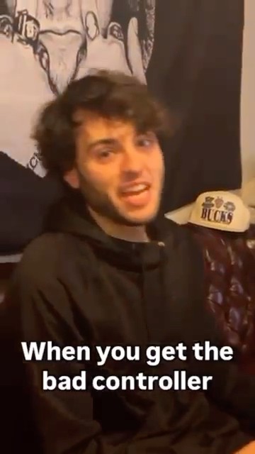 Every house has the bad controller #comedy #shorts #funny #gaming - YouTube