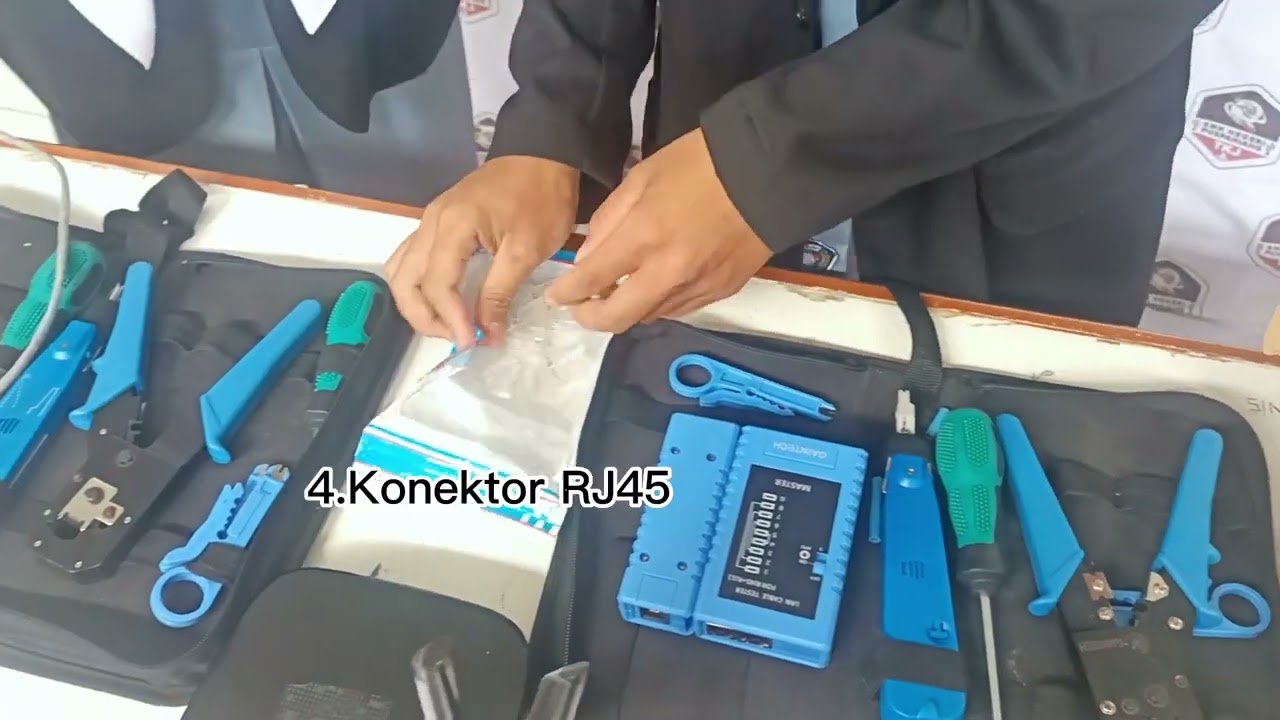 Alat Dan Bahan Untuk Pengkabelan Konfigurasi Router Sebagai Switch ...