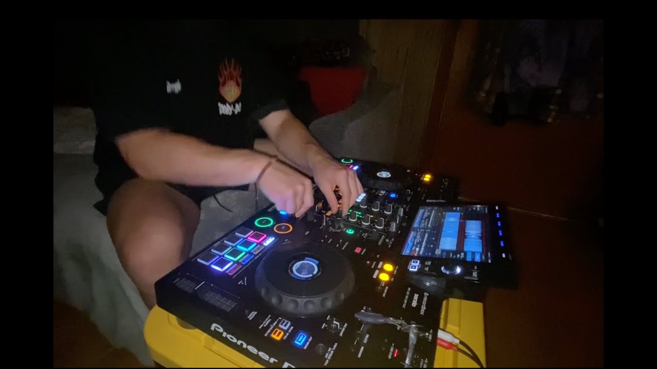Pioneer XDJ-RX3 Performance Mix - Tech House DJ Set - YouTube