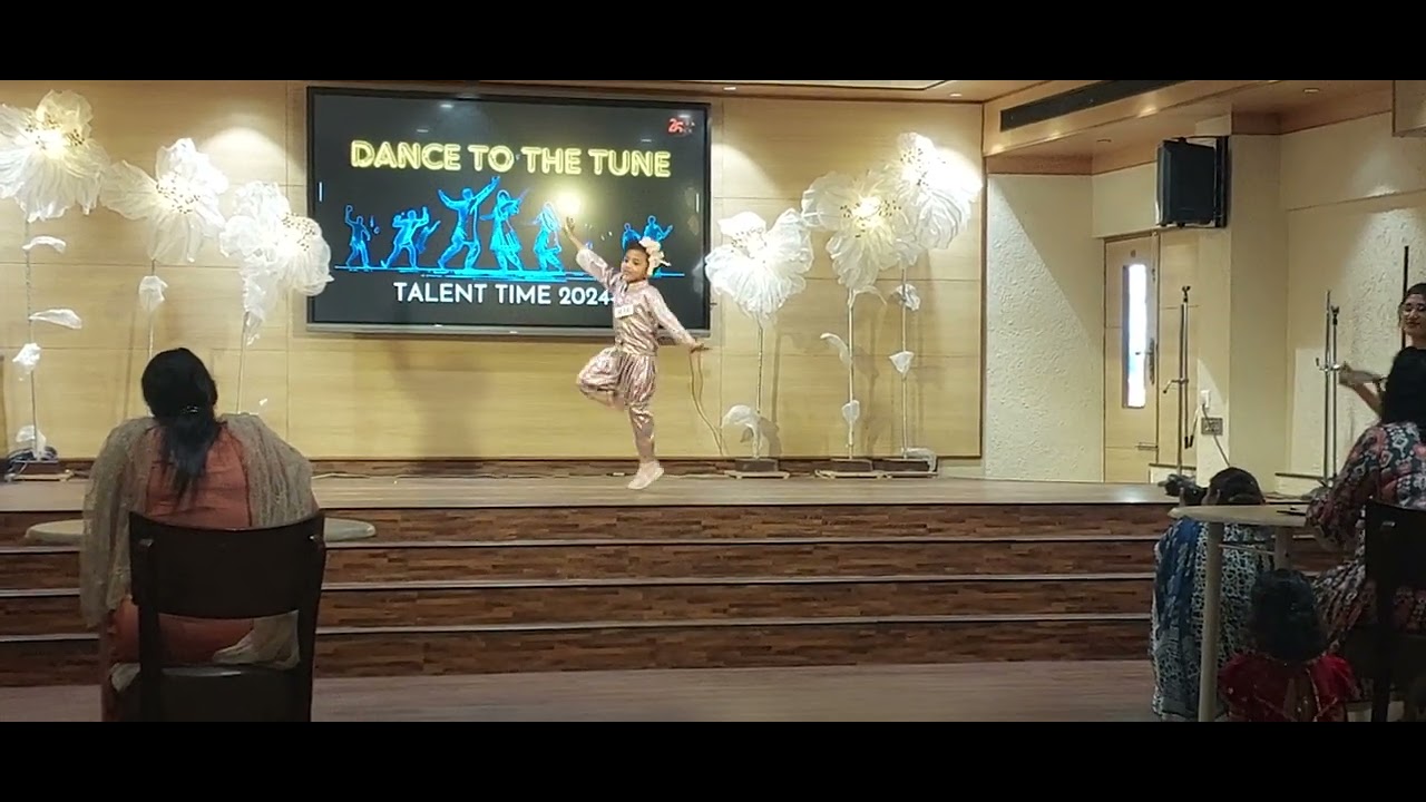 Isabelle dance 24-25 - YouTube