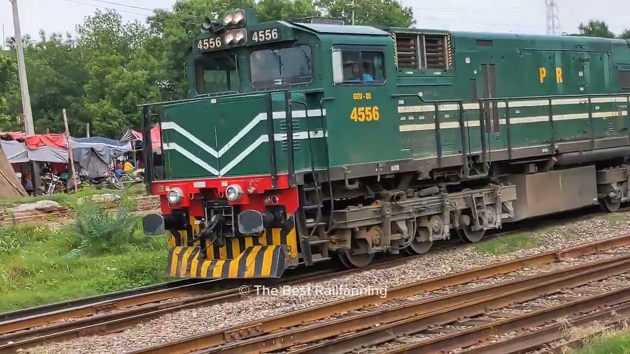 Flood Impact on Pakistan Railways | Trains Running on Lala Musa–Chak ...