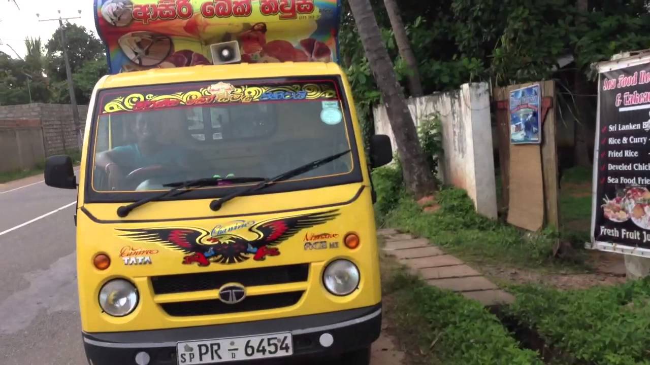 Sri Lankan mobile cake and bread shop - YouTube