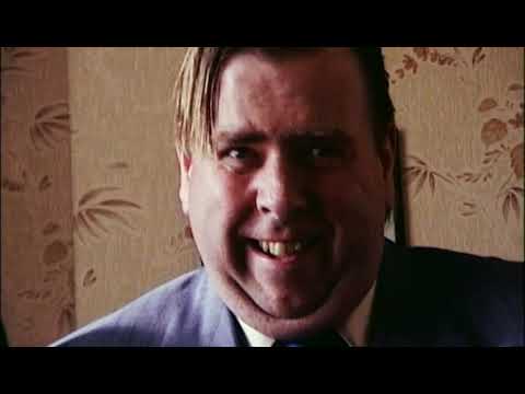 Danny Boyle - Vacuuming Completely Nude in Paradise (2001)