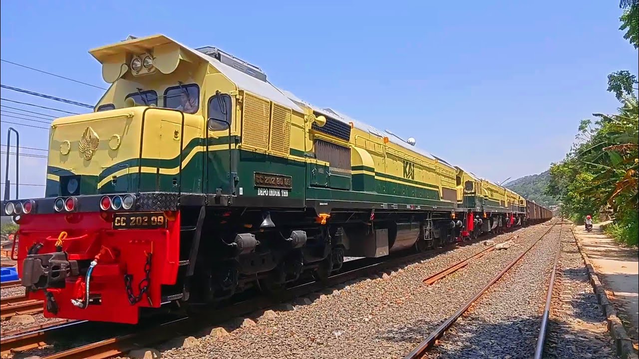 BERBURU LOKOMOTIF CC202 VINTAGE.... - YouTube