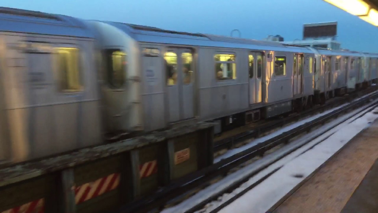 7 express train R188 - YouTube