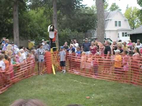 Chicken Days - Wayne, America [Nebraska] 2009 - YouTube
