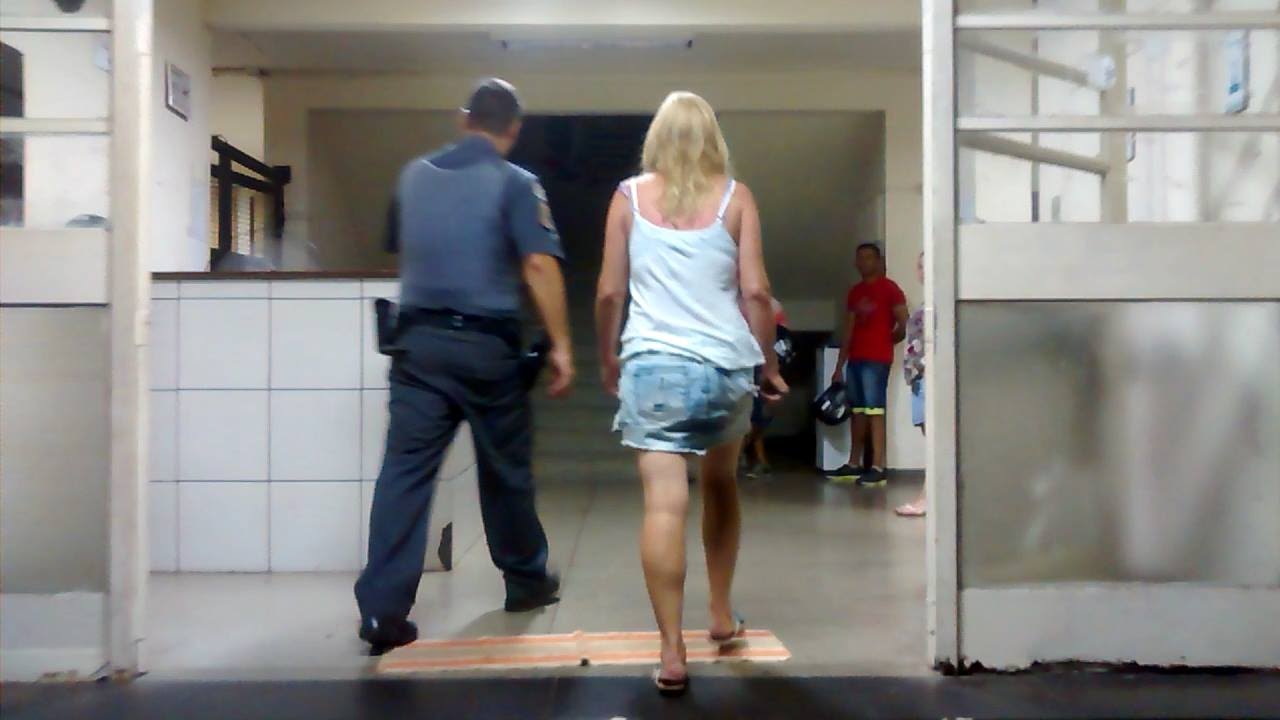 01 Filha Bate Na MÃe E Acaba Presa 10 11 2015 Youtube