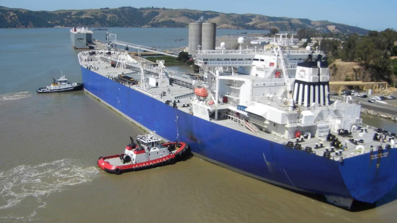 Tugs Valor and Delta Cathryn helping Polar Endeavour - YouTube