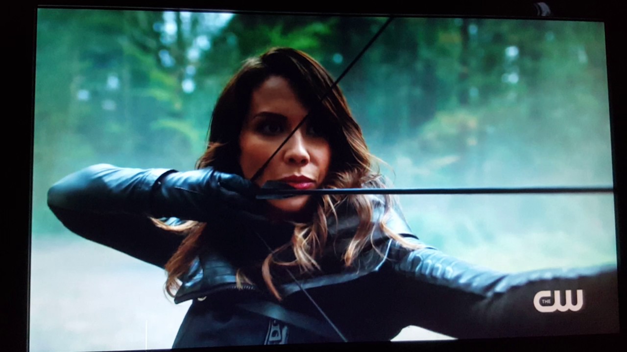 Oliver finds his team and Oliver and Slade vs Talia, Evelyn, Captain ...