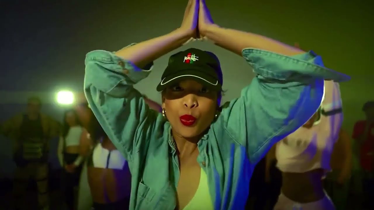 Baby Shark Mirror Trapped Out remixgodsuede Aliya Janell - YouTube