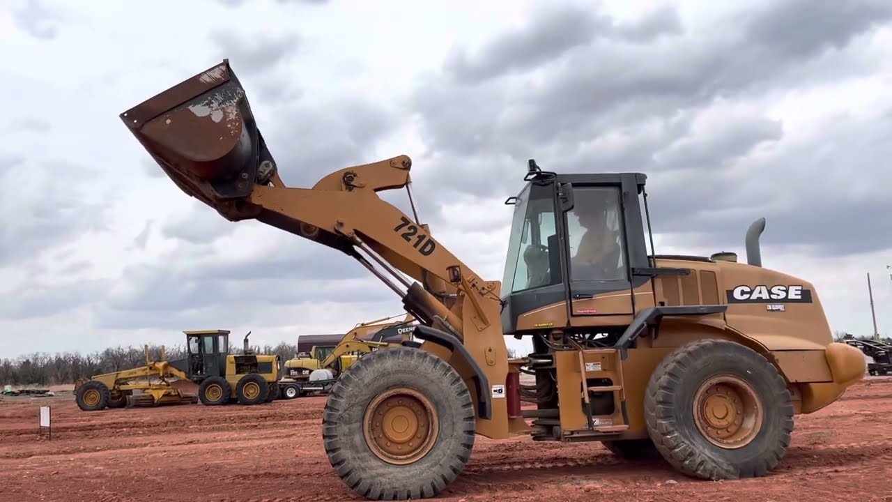 Case 721D Wheel Loader - YouTube