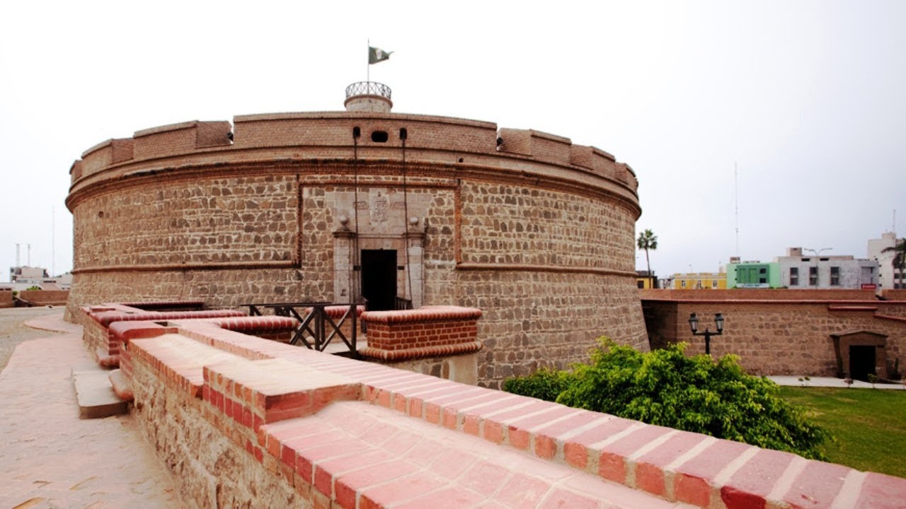 El Real Felipe, una fortaleza en la bahía del Callao - YouTube
