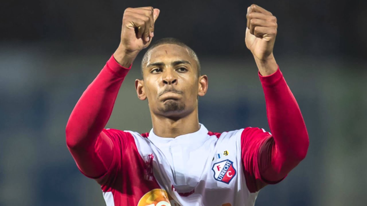 Sébastien Haller FC Utrecht striker - YouTube