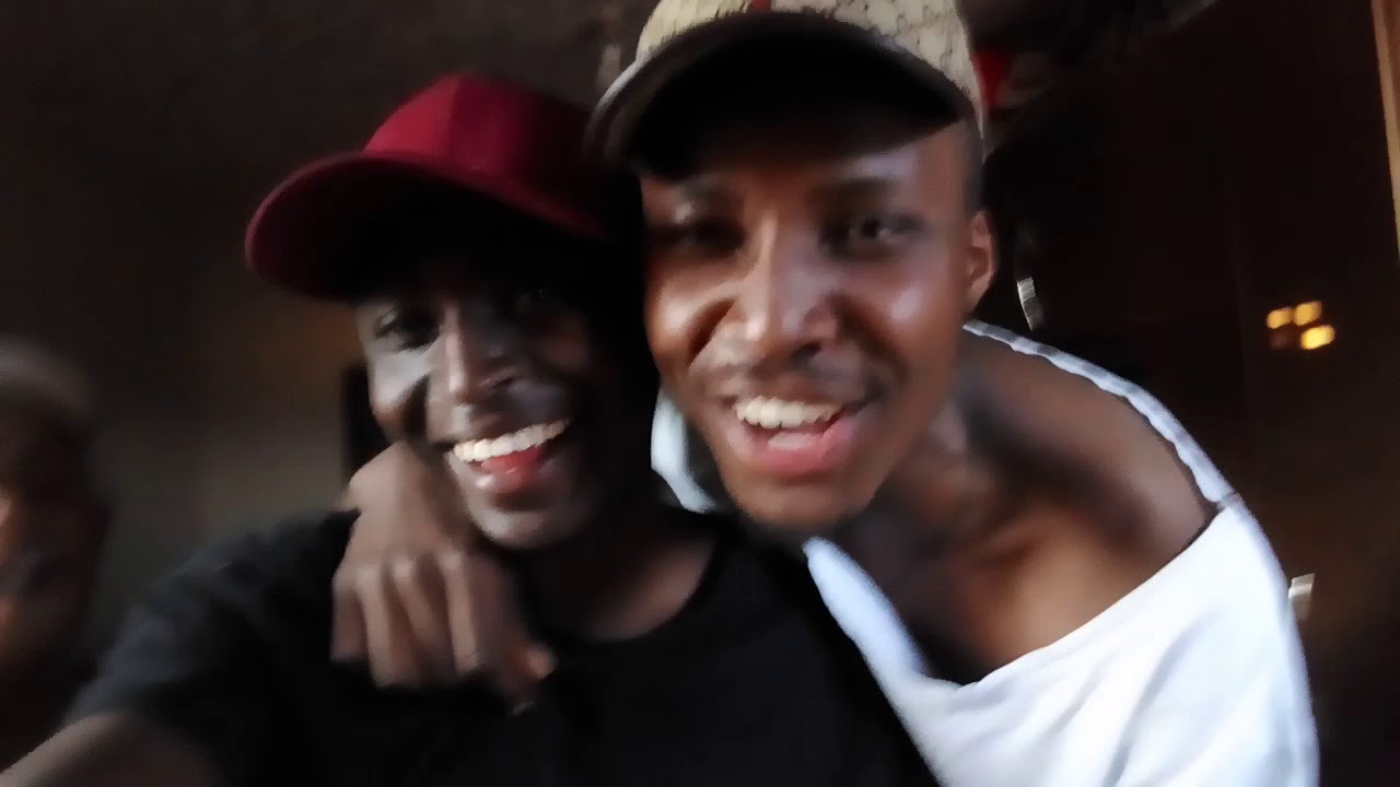 Dj Breggy,Dee dizzy, Ricky deep,Mvelo and Gang- Going Doritos crazy ...