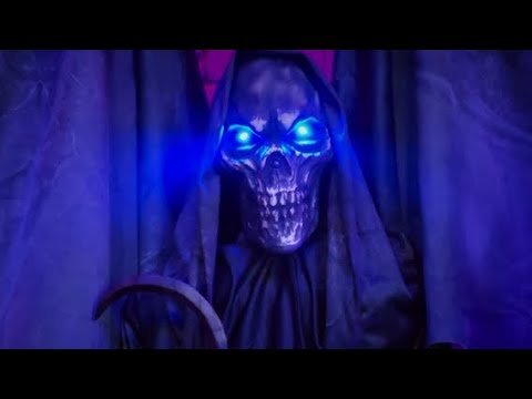 Party City Halloween 2023 - Lunging Monument - YouTube