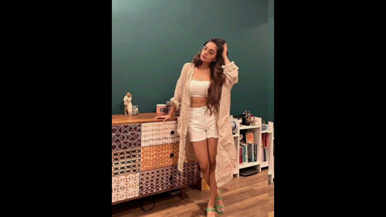 Anushka sen new beautiful picture shorts video... - YouTube