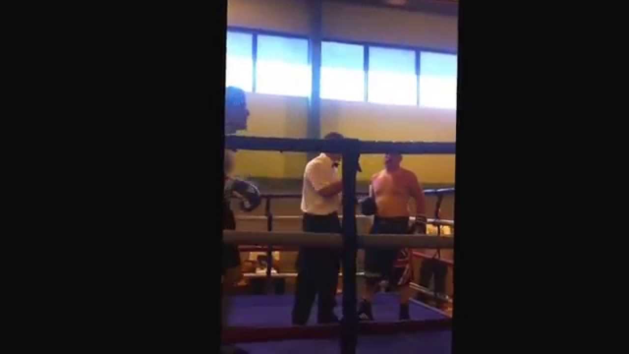 Boxing at paulsgrove sports hall - YouTube