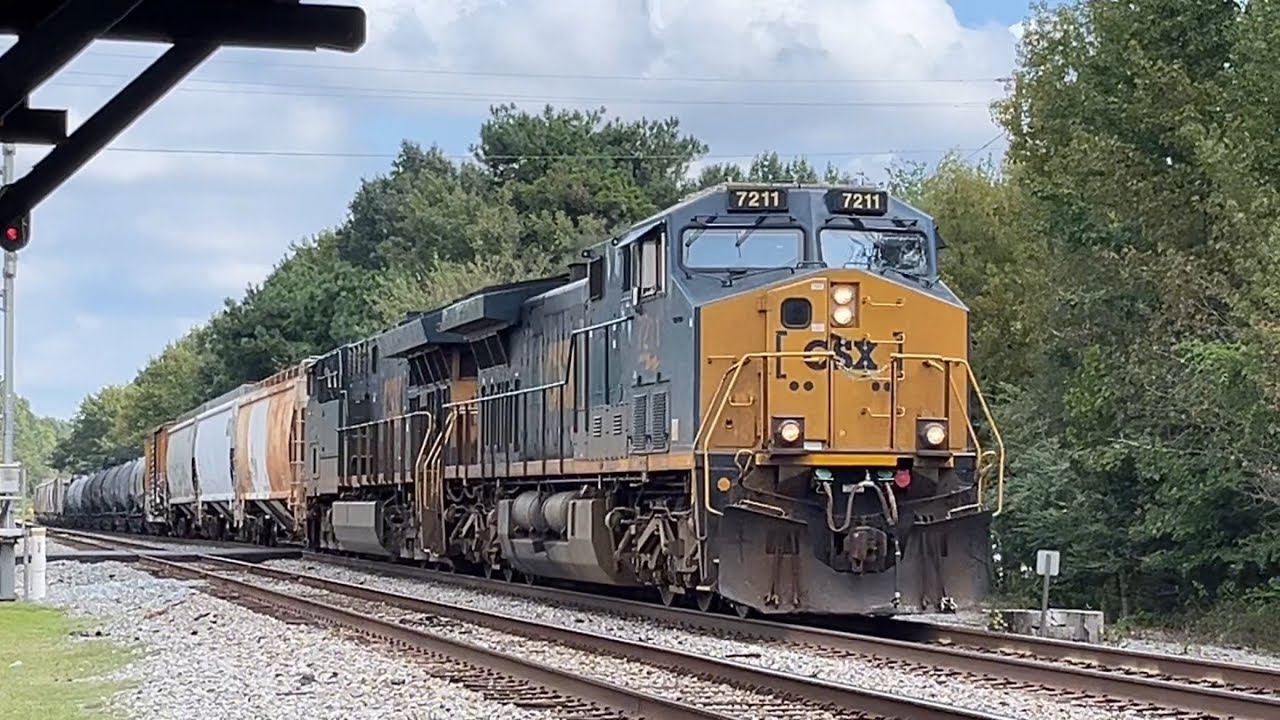 CSX 7211 going by Selma, NC - YouTube