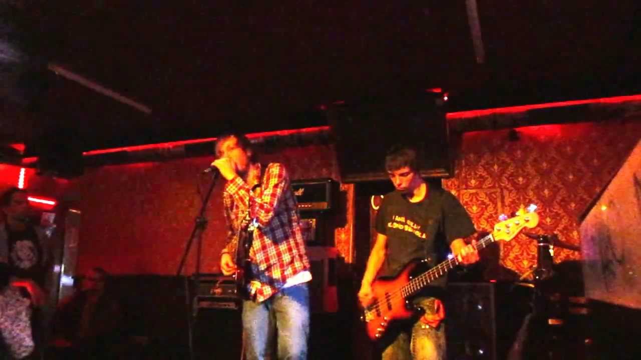 Smoking Thompsons- Save Hold Soldiers @ Pooca Bar Hamburg - YouTube