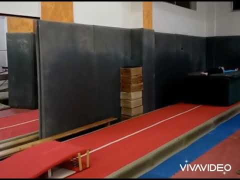 أسهل طريقة لتعليم راوند اوف باك دايف (الشقلبة الخلفية السريعة) Round ...