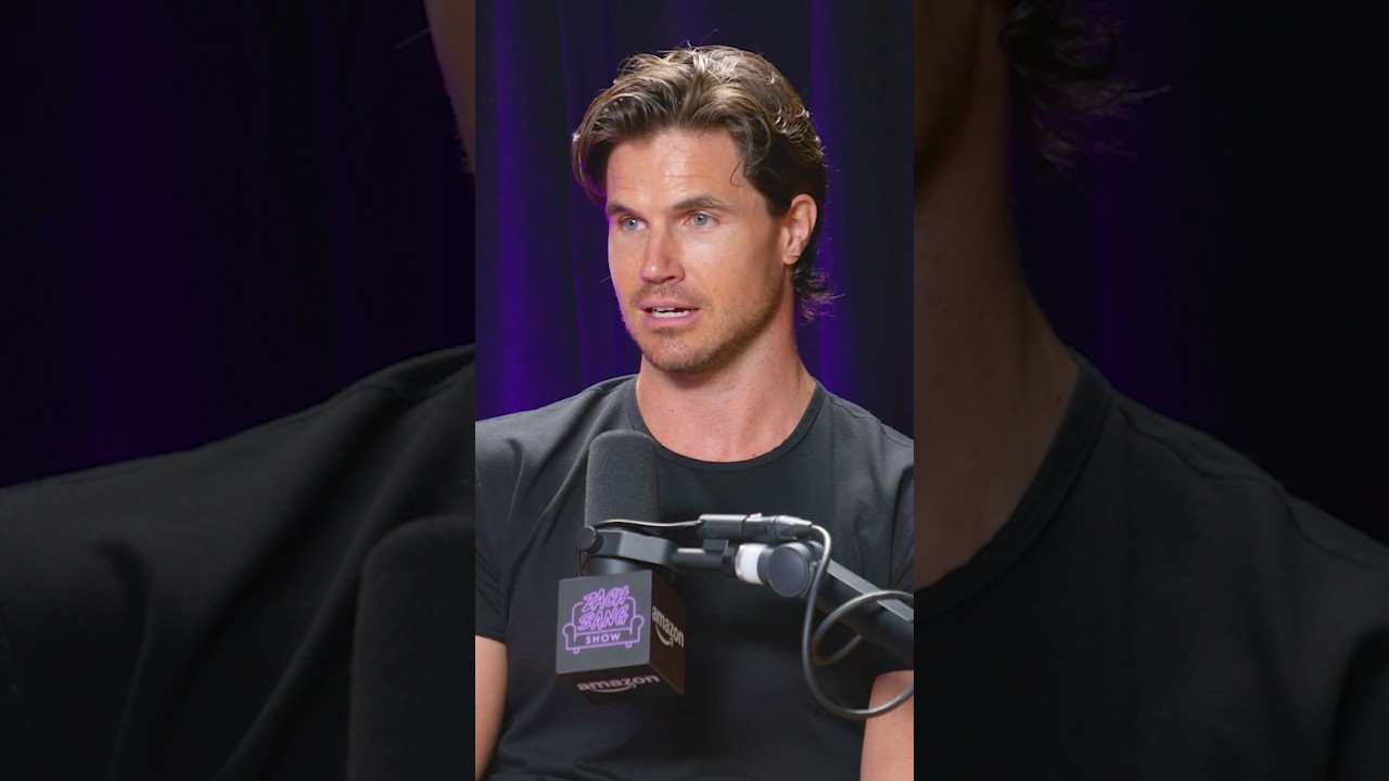 Robbie Amell on playing Fred in Scooby-Doo - YouTube