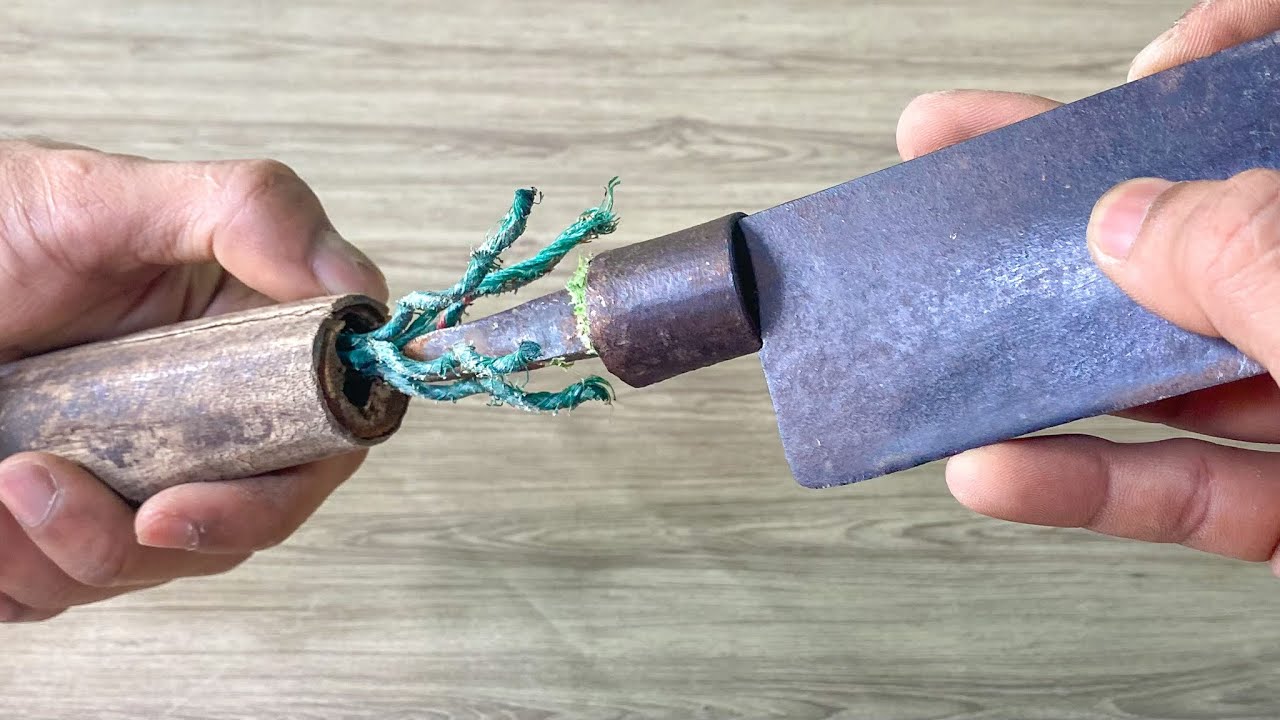 The Simple Invention Of A Rope To Fix A Dislodged Knife By Its Handle ...