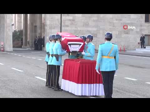 Vefat eden Aydınlı eski bakan için TBMM'de tören