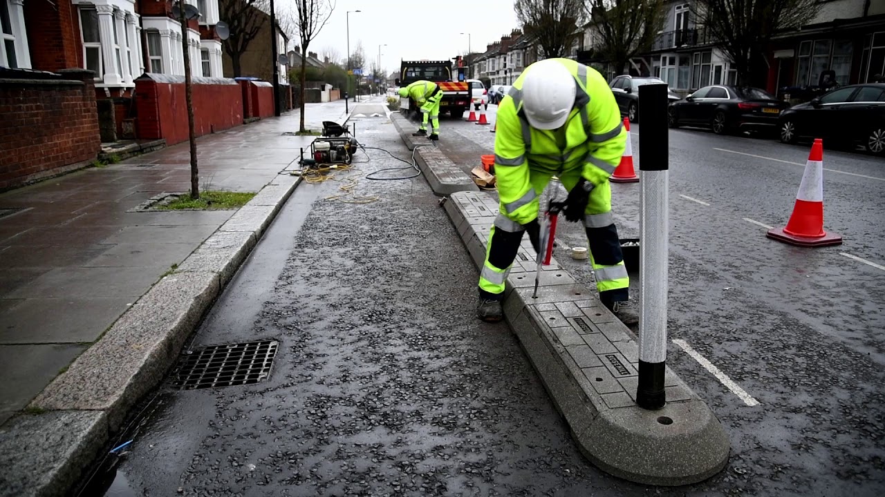 Rosehill Cycle Lane Delineator – Installation - Enfield, London - YouTube
