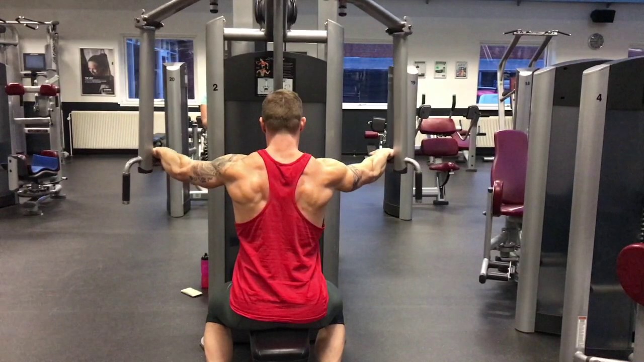 Rear Delt Flyes Machine - YouTube