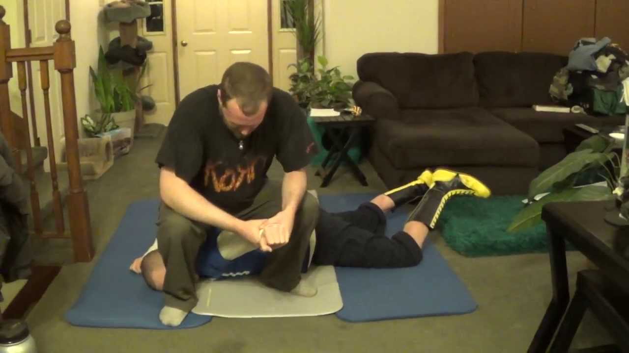 Professional wrestling/MMA submission holds,arm locks - YouTube