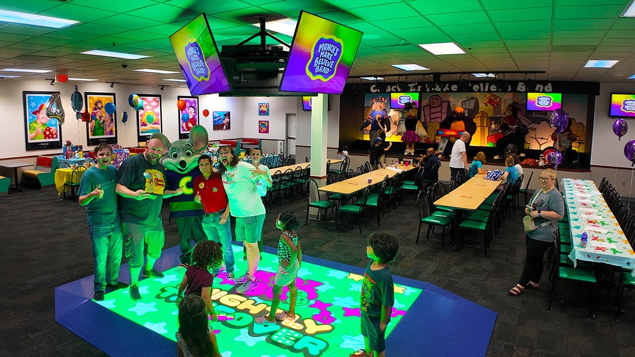 I Attend The Grand Re-Opening Of CEC Retro Store In Springfield, IL To ...