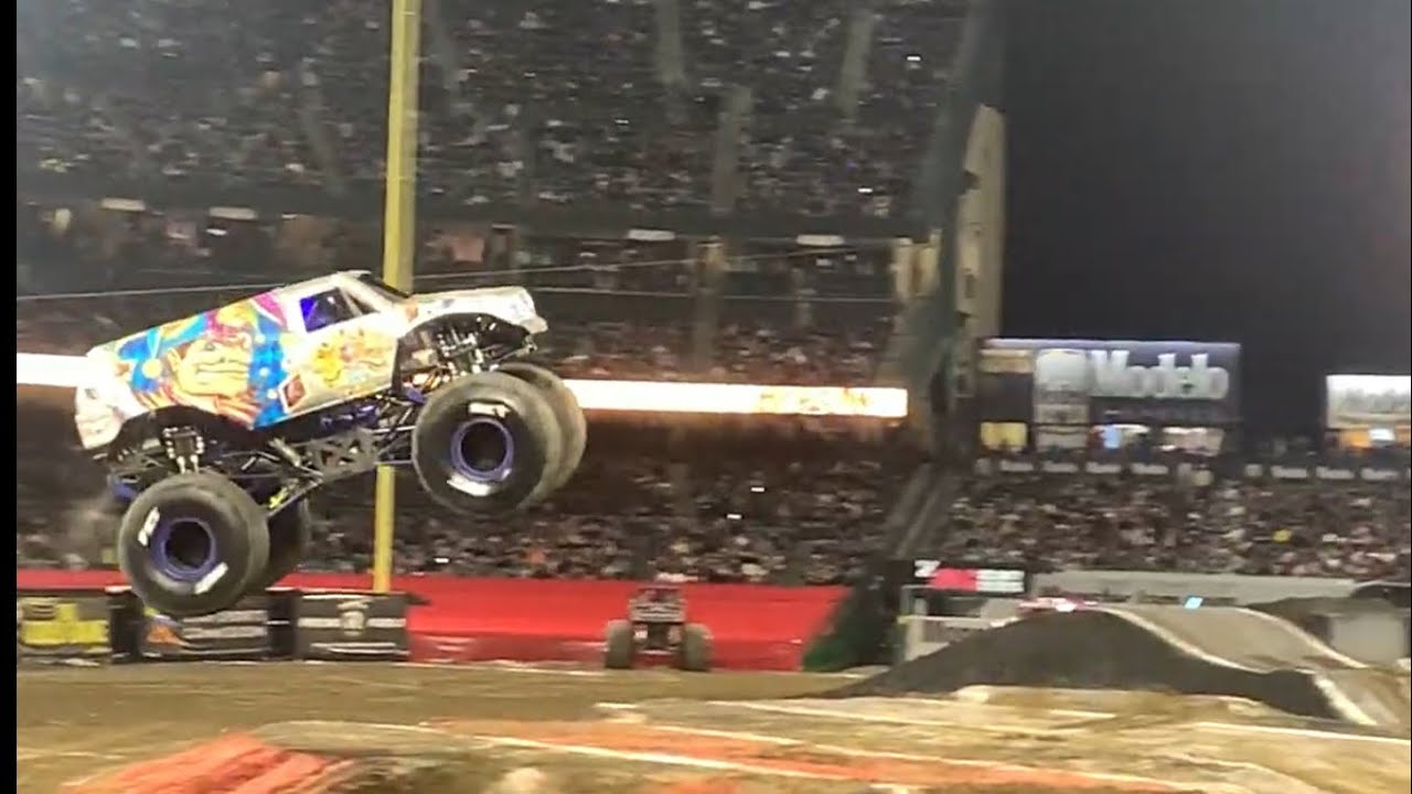 Monster jam Anaheim 2025 Jester freestyle - YouTube
