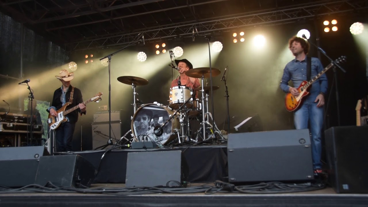 Cosmo's Foger-T - Rocking all over the world - YouTube