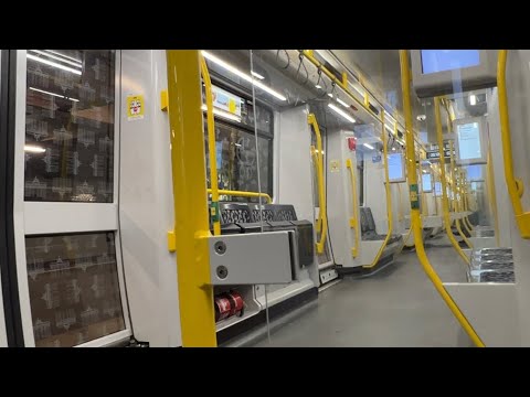 U-Bahn Berlin - Mitfahrt IK18 Zug 1052 - YouTube