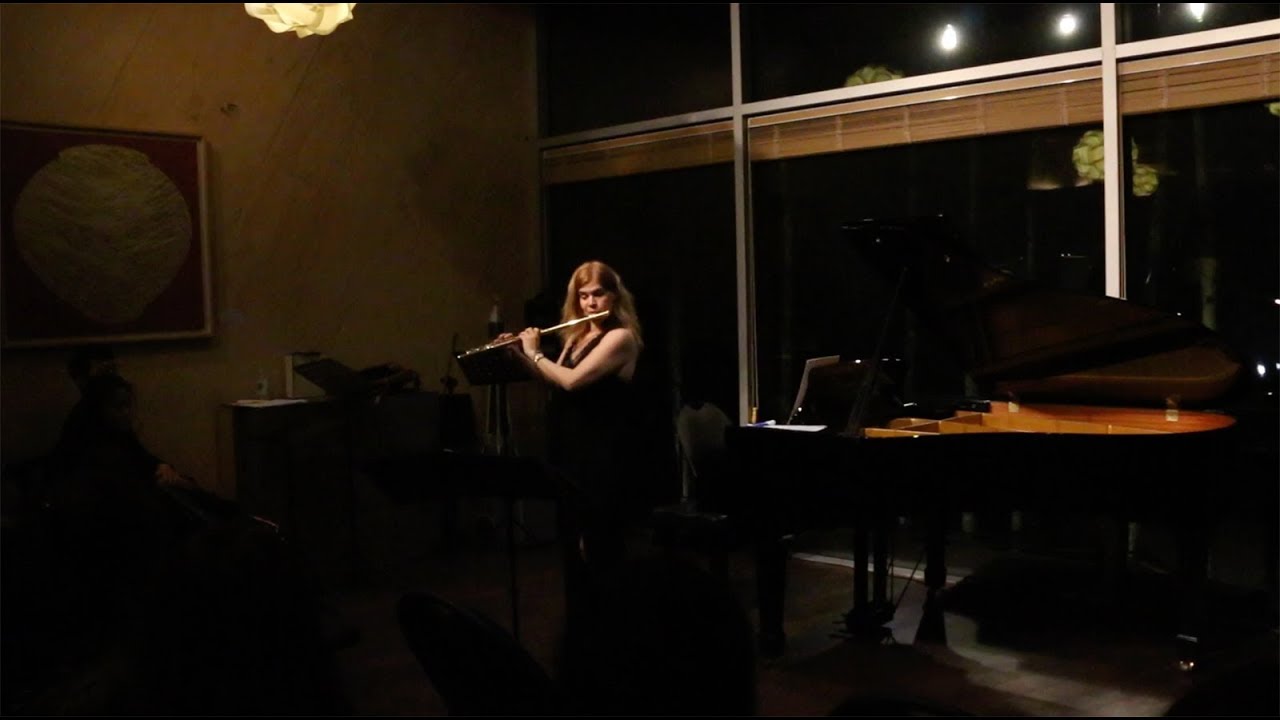 Sharon Bezaly performs solo flute at Gonjiam Flute Festival 2017 - YouTube