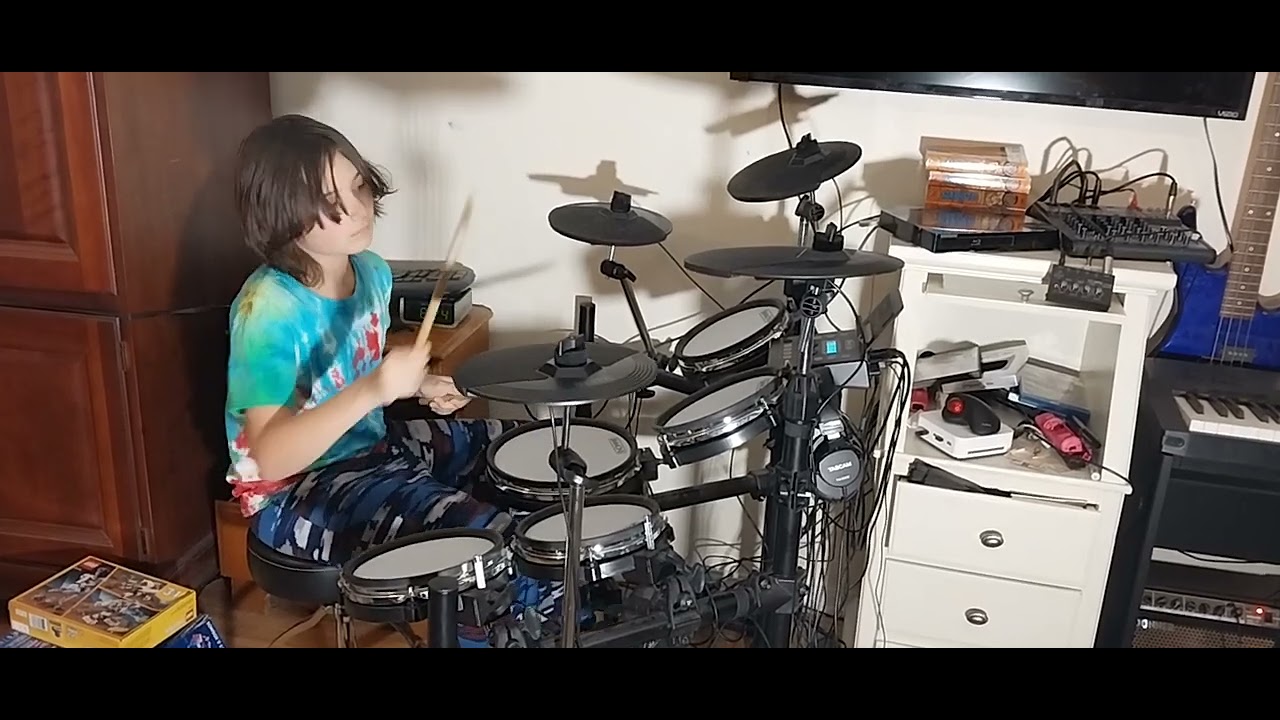Drum improv - YouTube