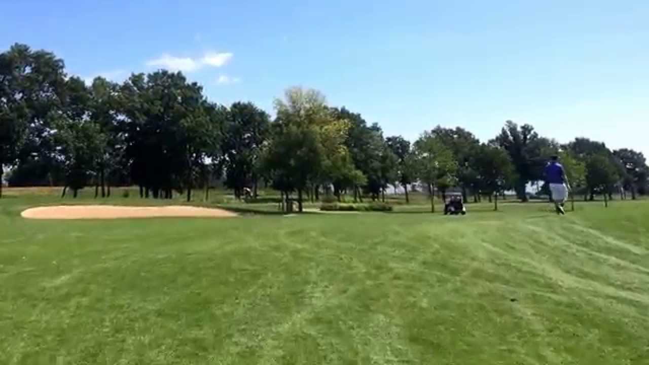 Cruising up to the green at Deerfield Golf Club in Oakville - YouTube