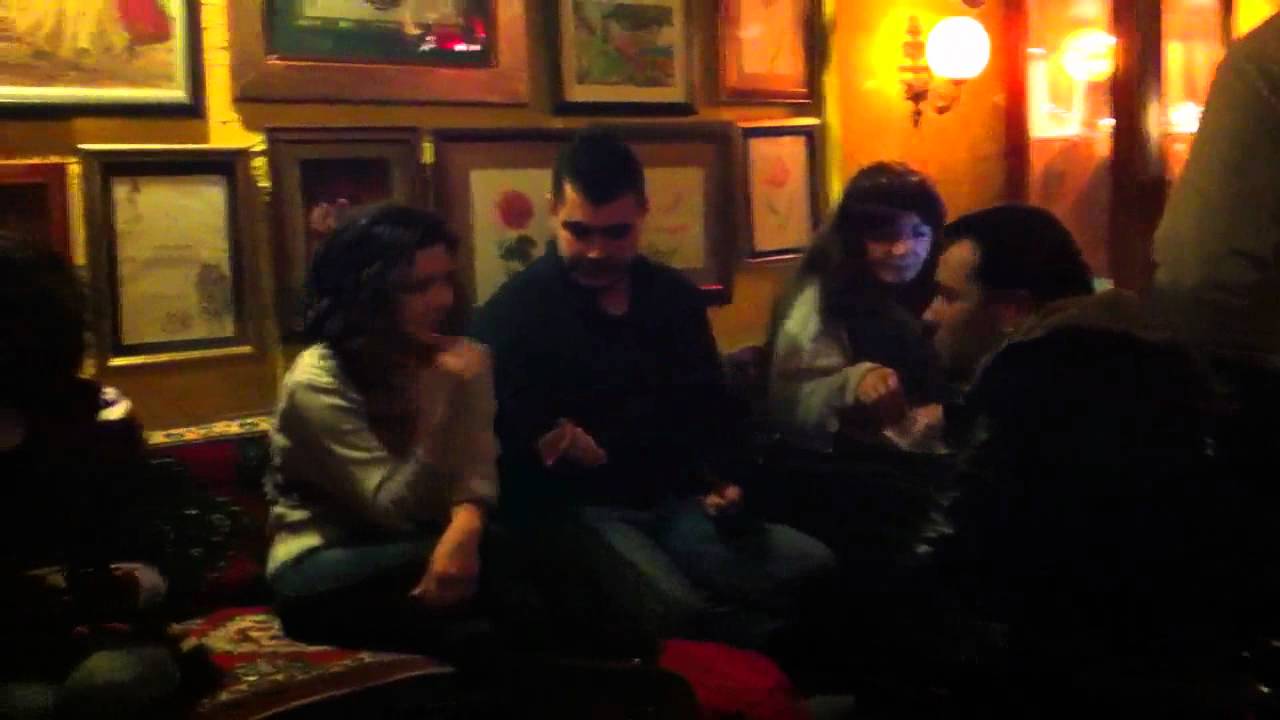 Aliye Özlü İmza Günü, Derviş Baba Cafe, Balat - YouTube