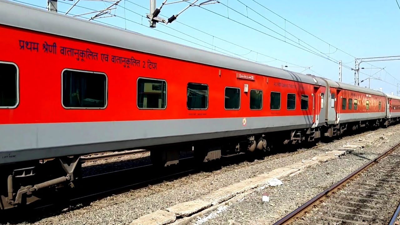 POORVA Express via Mainline from NEW DELHI arriving at KIUL Jn 3 hours ...