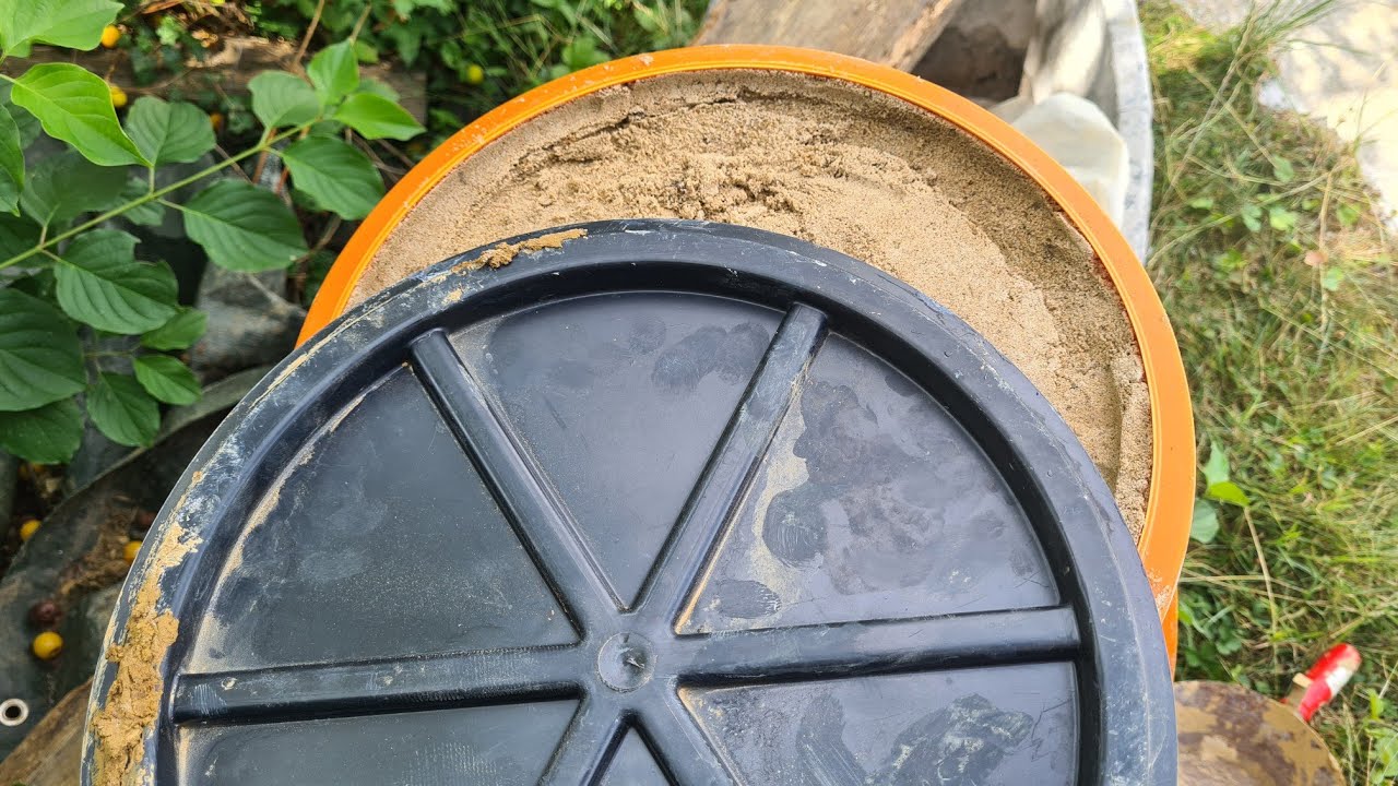 Opti-control Schachtboden mit Sand füllen für bessere Standsicherheit ...