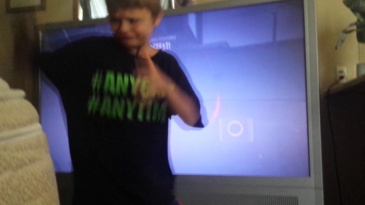 Raging kid over Xbox 360 game - YouTube