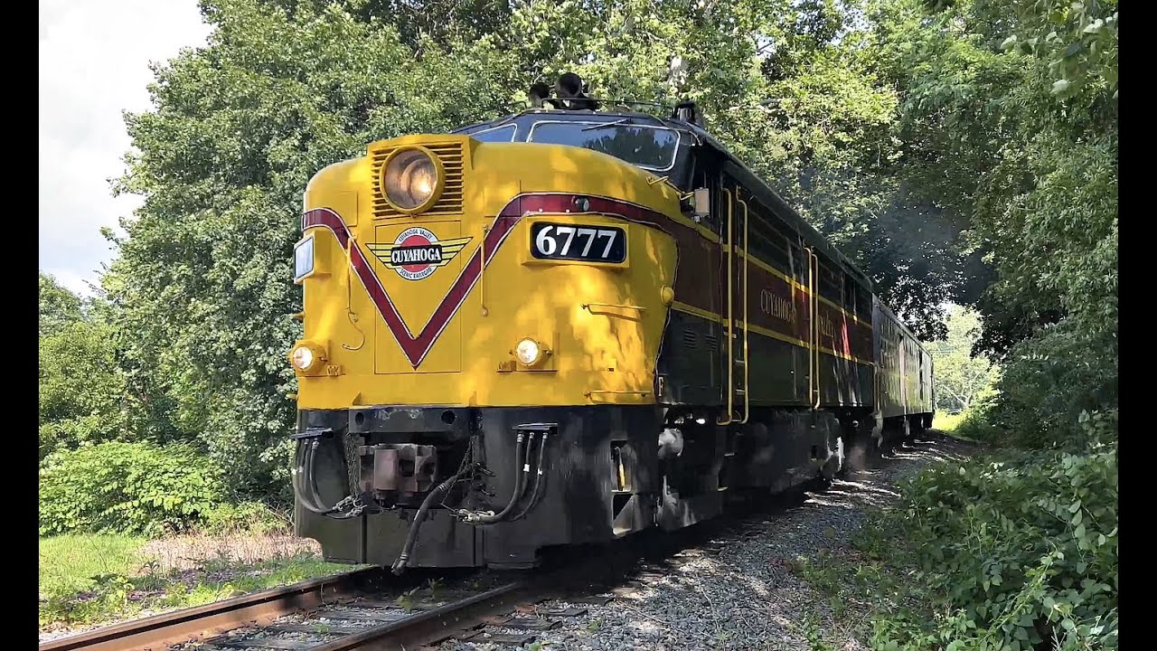CVSR train 18. - YouTube
