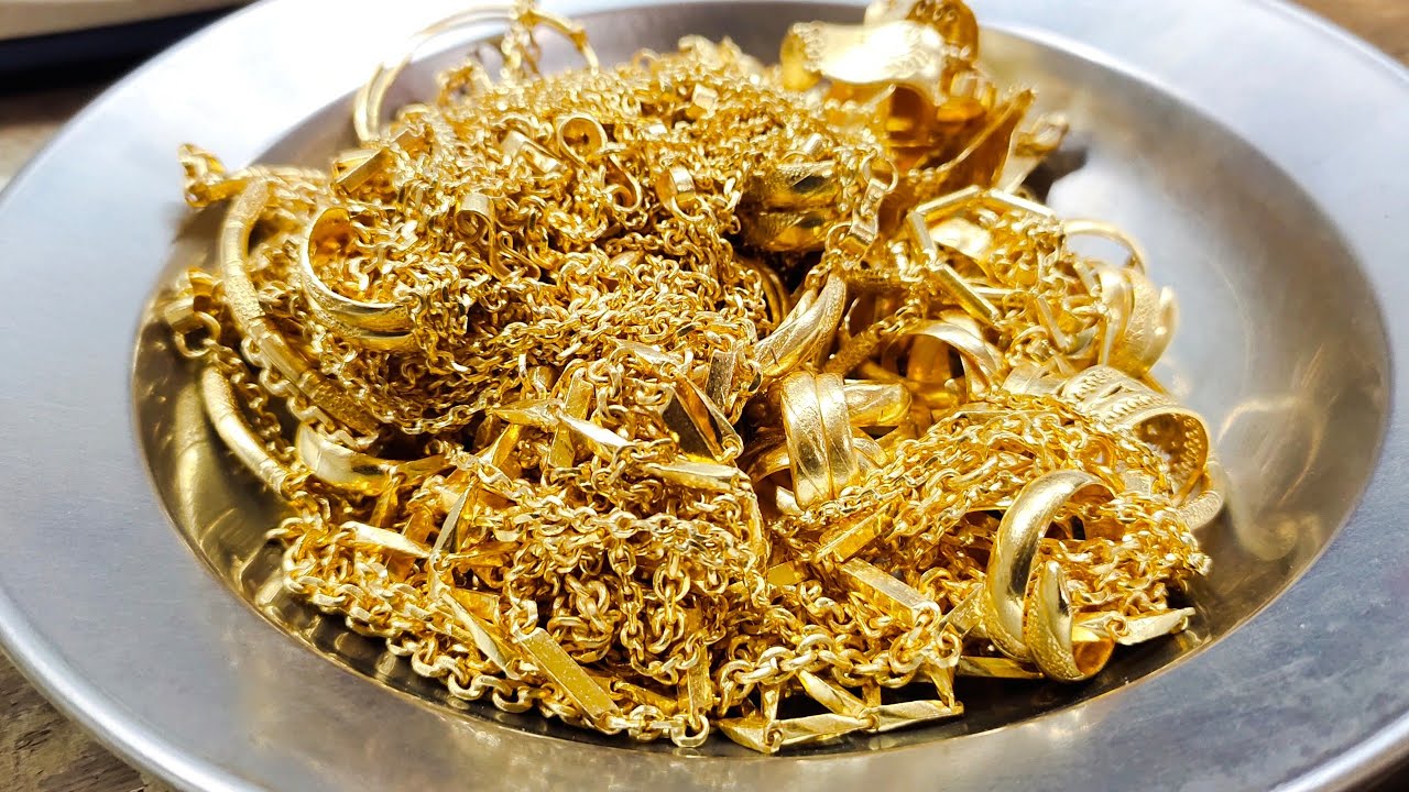 Repairing a Damaged Gold Necklace Chain - YouTube