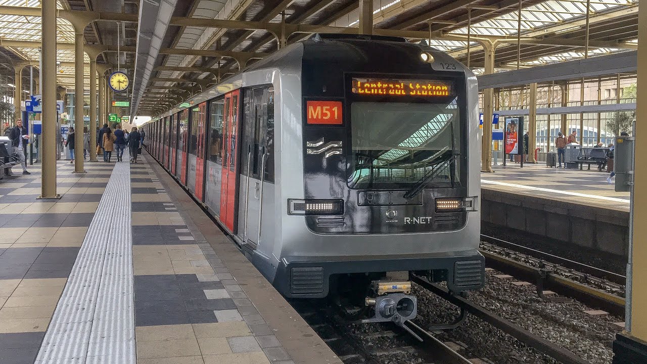[4K] GVB M5 halteert als Metro 51 in Station Amsterdam Amstel! - YouTube