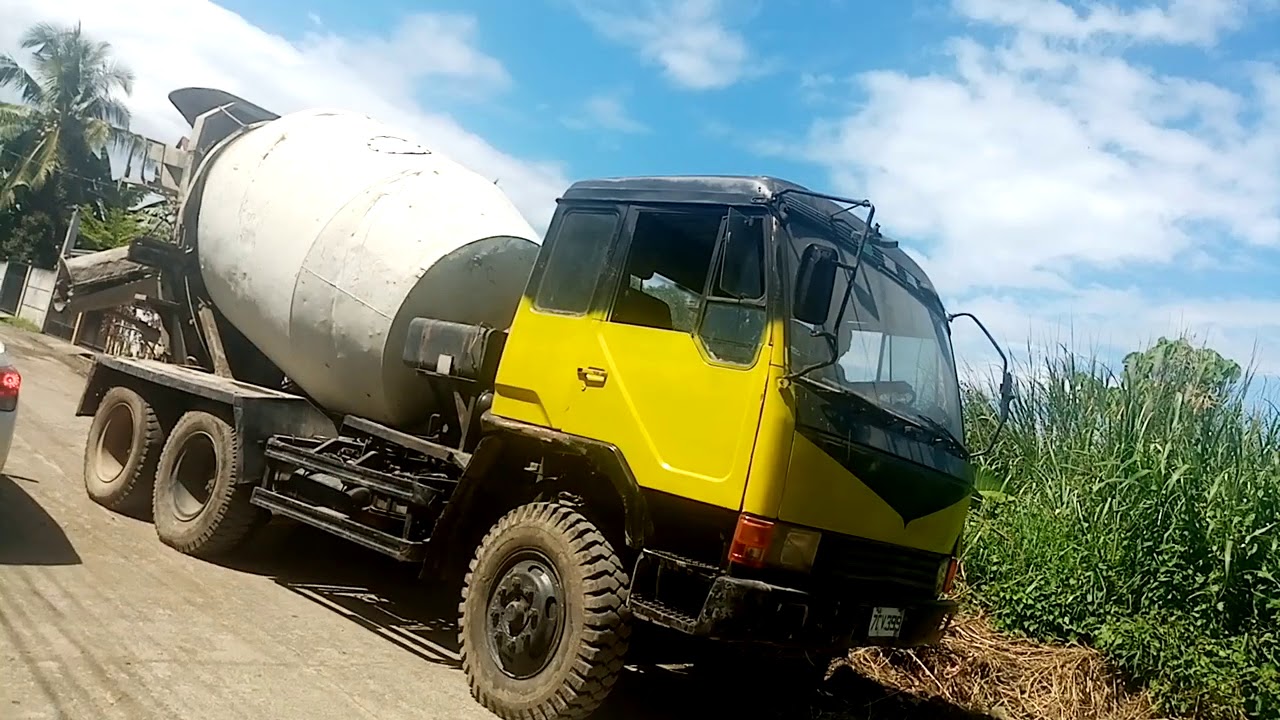Fuso 8DC9 Mixer Truck - YouTube